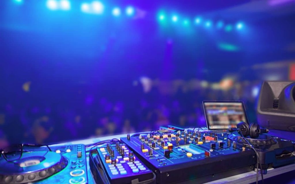 The Best Clubs In Ibiza For Over 40s | On The Beating Travel