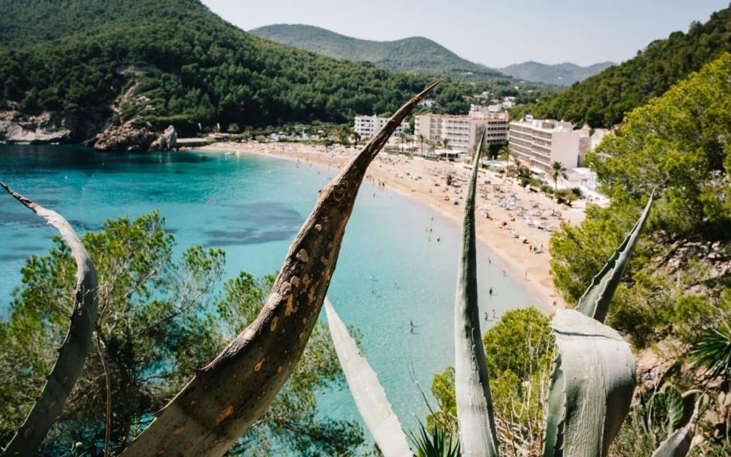 What To Wear In Ibiza Clubs On The Beating Travel what-to-wear-in-ibiza-clubs-on-the-beating-travel